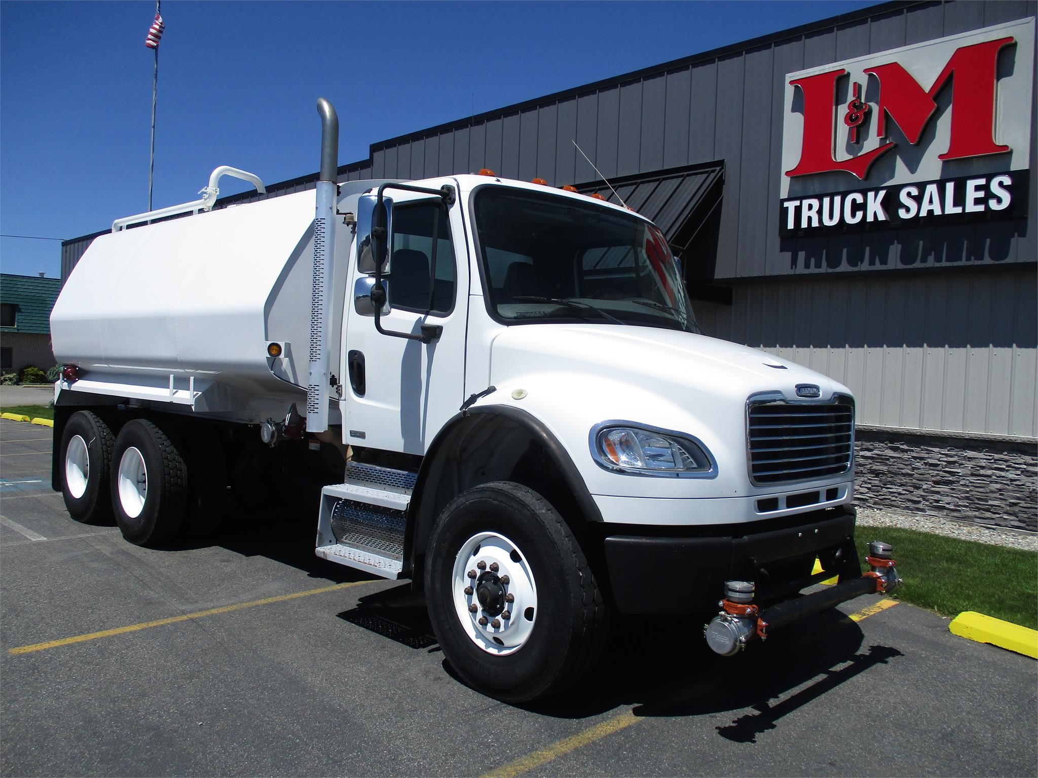2016 FREIGHTLINER BUSINESS CLASS M2 106 - L&M Truck Sales - Specialized ...