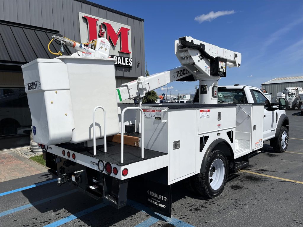 2021 VERSALIFT VST40I - L&M Truck Sales - Specialized Work Trucks ...
