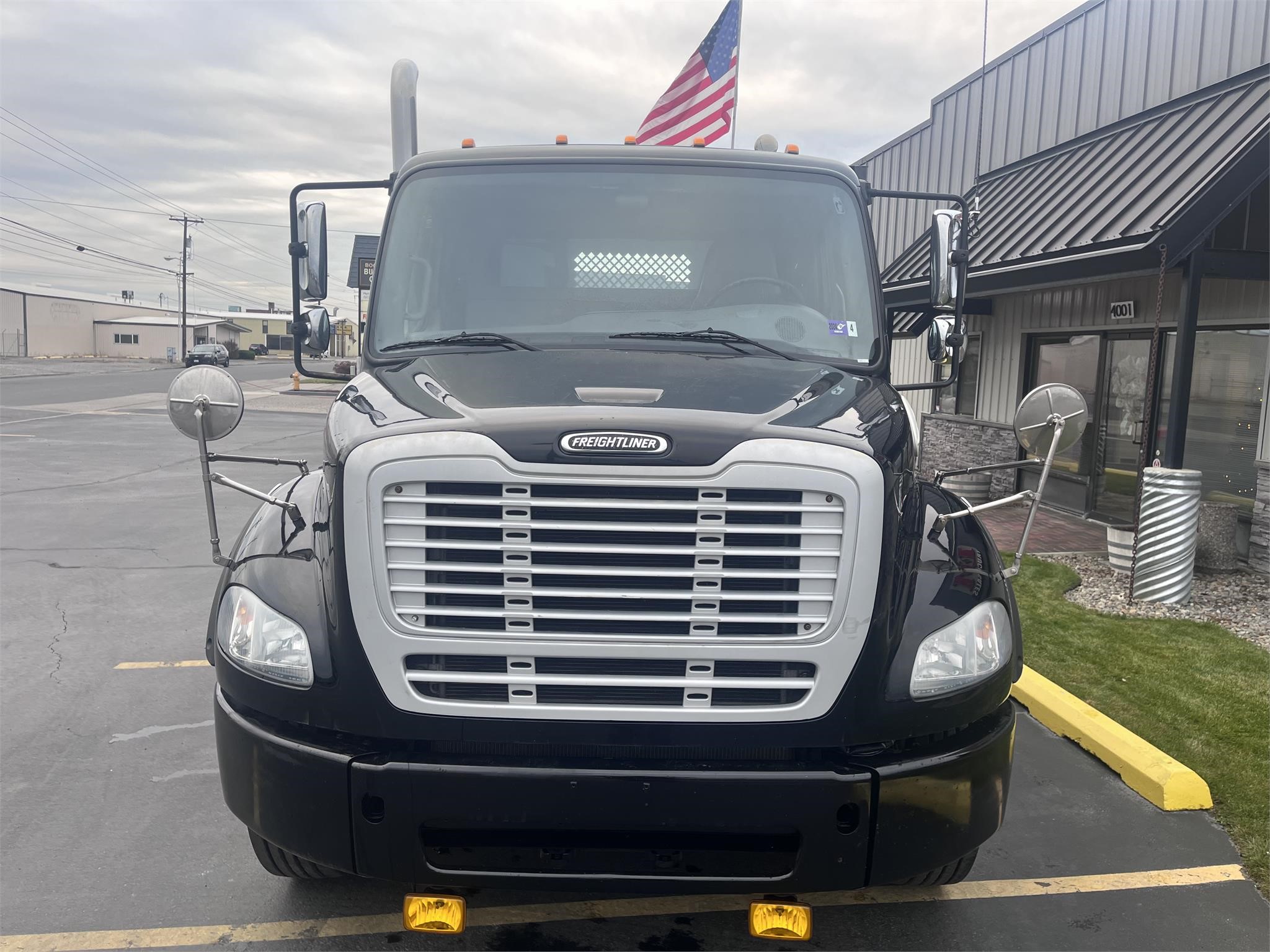 Trucks - L&M Truck Sales - Specialized Work Trucks & Cranes For Sale