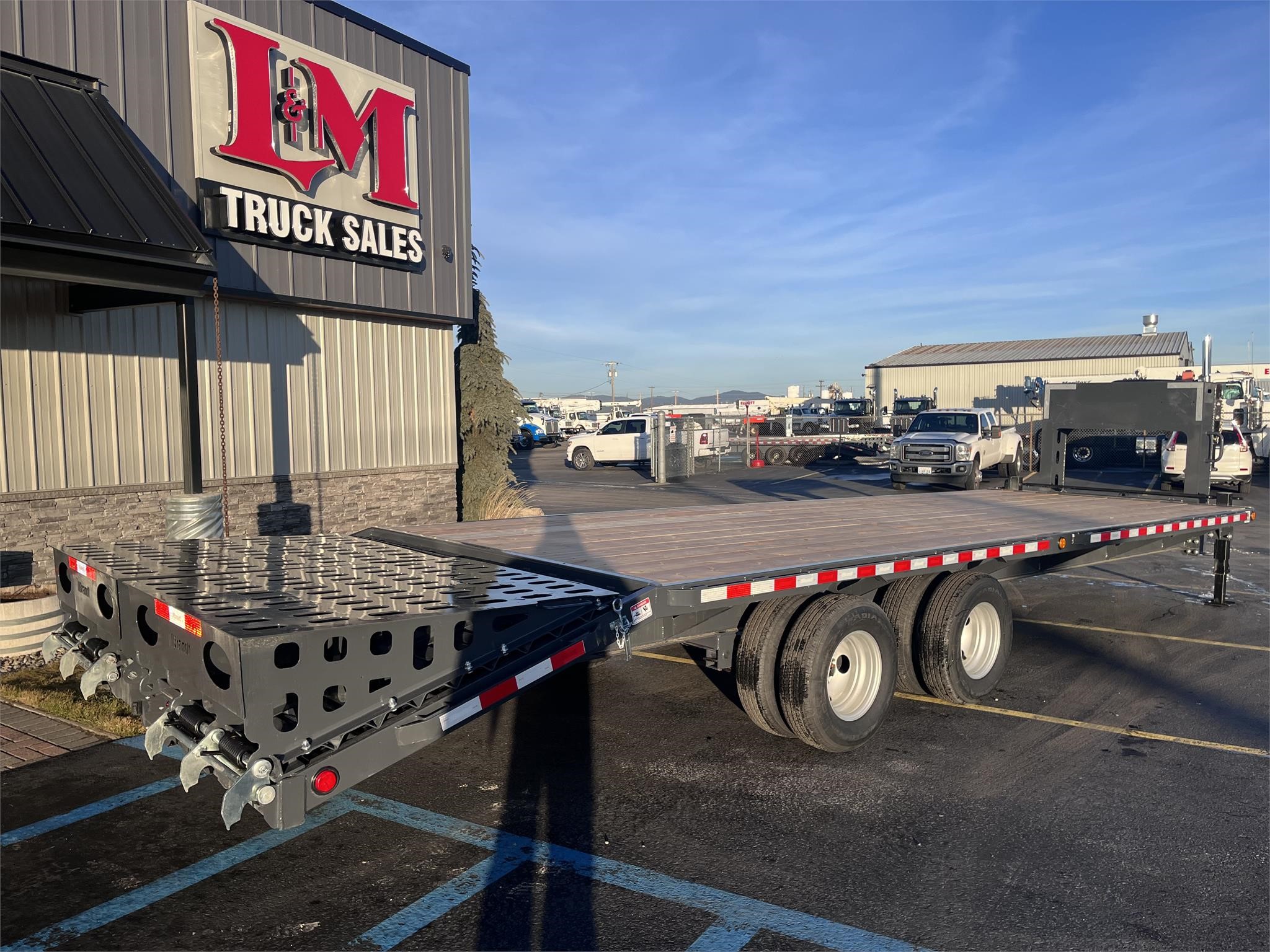 Trailers - L&M Truck Sales - Specialized Work Trucks & Cranes For Sale